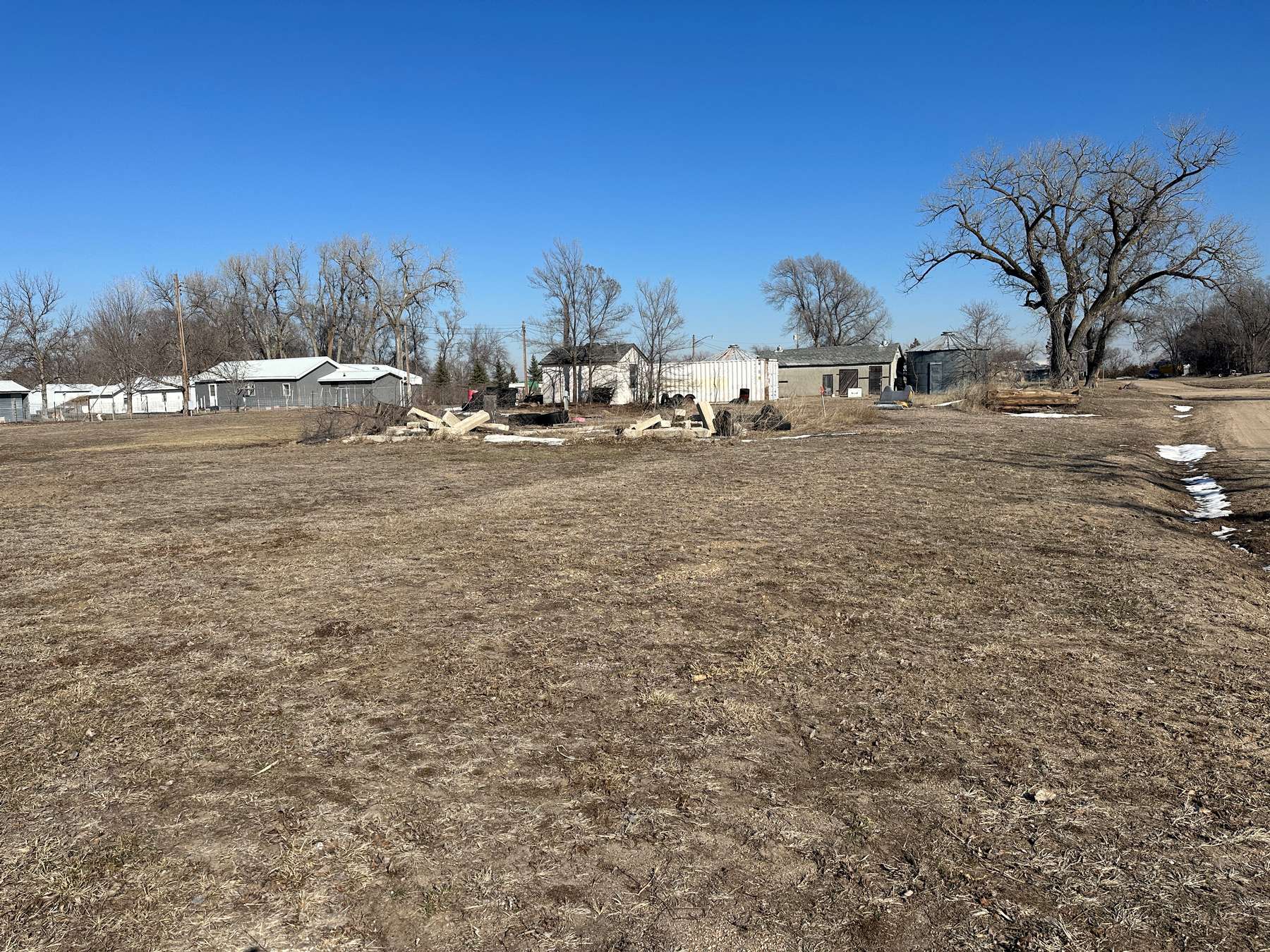 300 & 304 Lake Street, Newport, NE